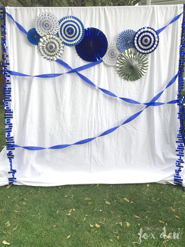 diy-paper-fan-photo-booth-backdrop-6